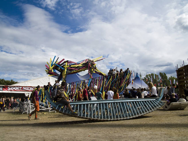 HintaYo Rocking Park | HELLO WOOD